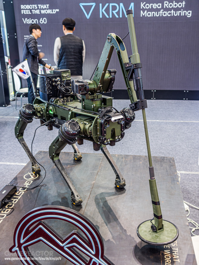 Patrullrobothundar utrustade med kulsprutor kan snart sättas in i ...