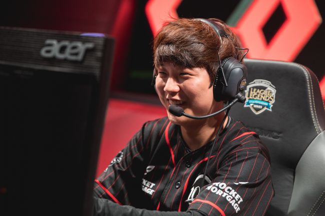 Ssumday tillbaka i 100 Thieves League of Legends-trupp