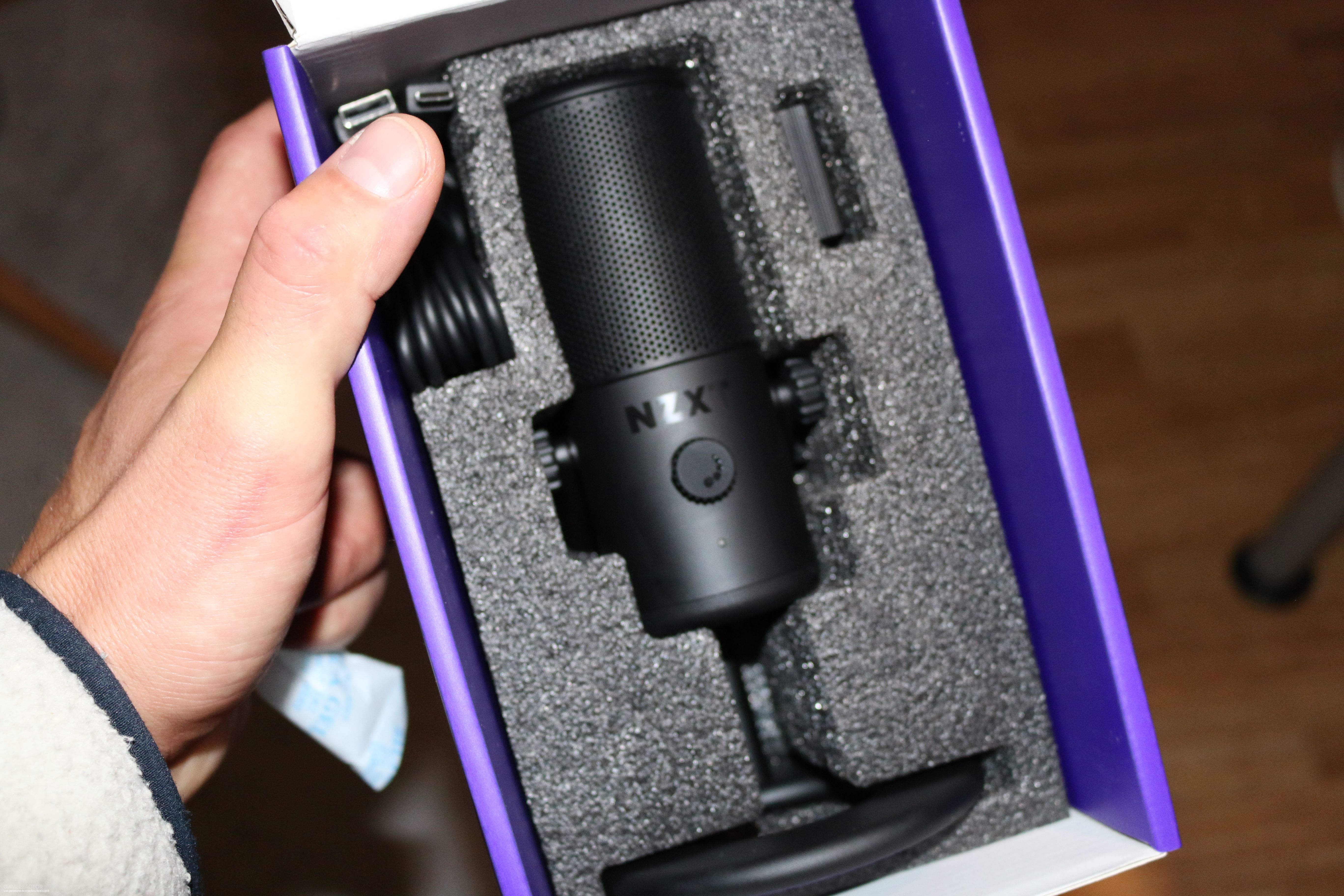 NZXT Capsule Mini + Boom Arm Mini