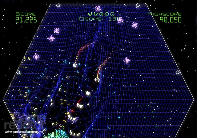 Geometry Wars: Galaxies Recension - Gamereactor