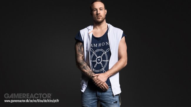 Esportsjärnan Heaton åkte ut först av alla i Mästarnas Mästare ...